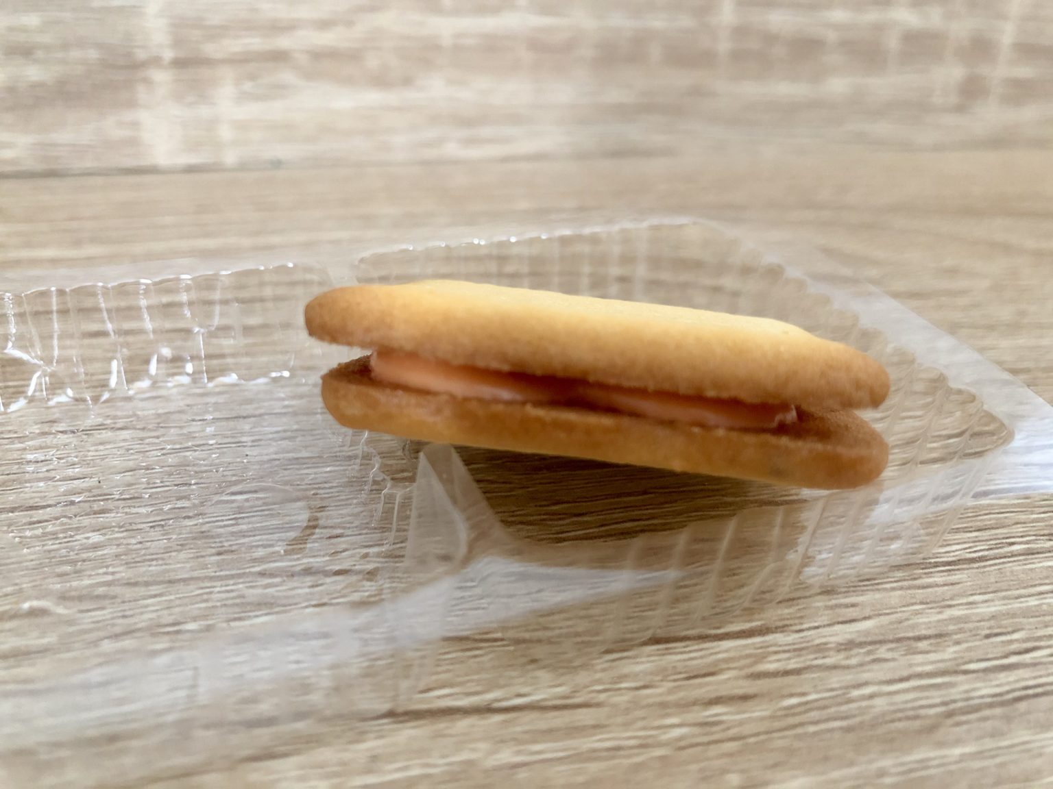 ラングドシャに見えるけど？「Nabati – Gatito」