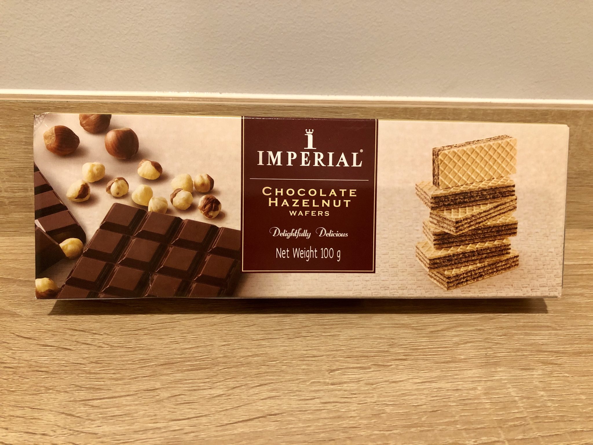 響きに惹かれてお買いあげ「IMPERIAL CHOCOLATE HAZELNUT WAFERS」