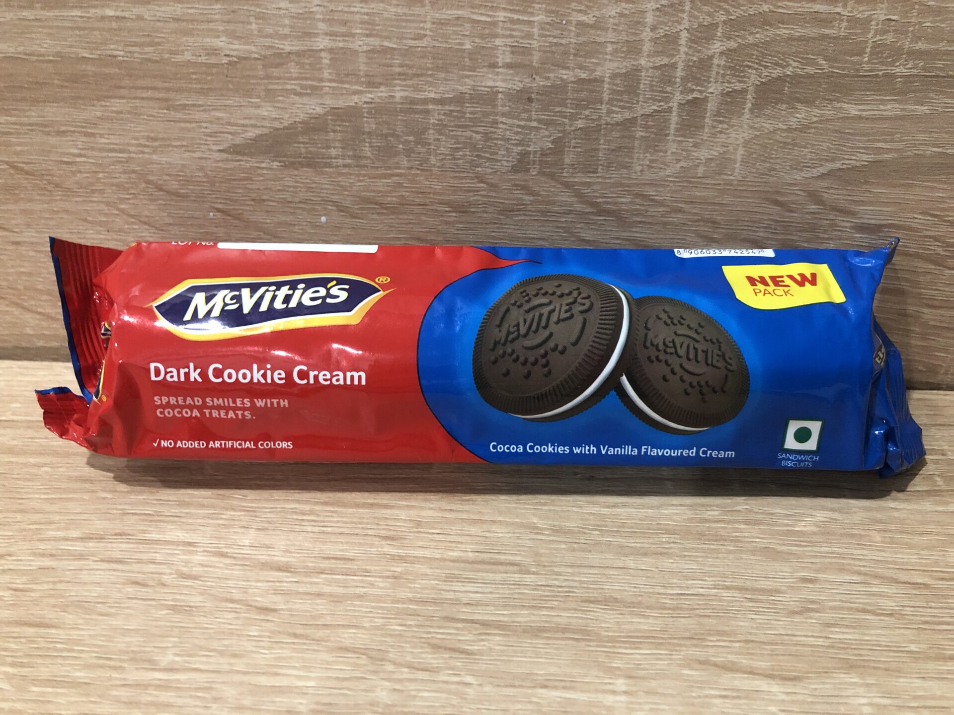 オレオ的な「McVitie’s Dark Cookie Cream」